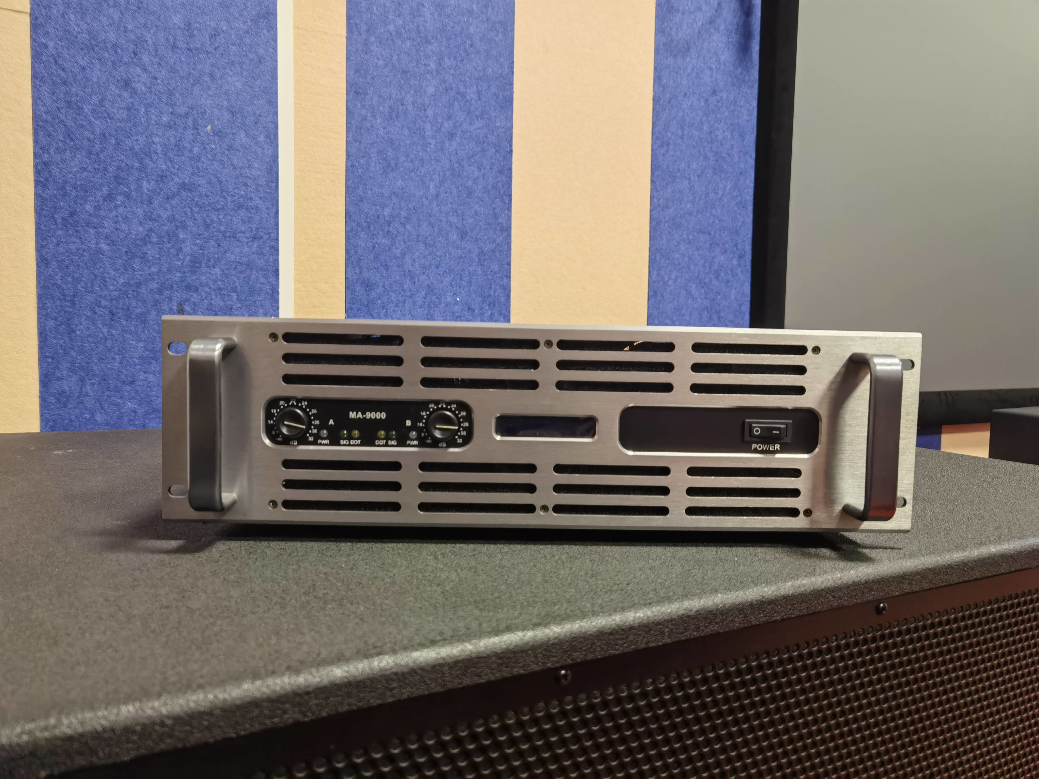 2 Channel Black Power Amplifier EV 9300 In Two DC Fans ISO Approved