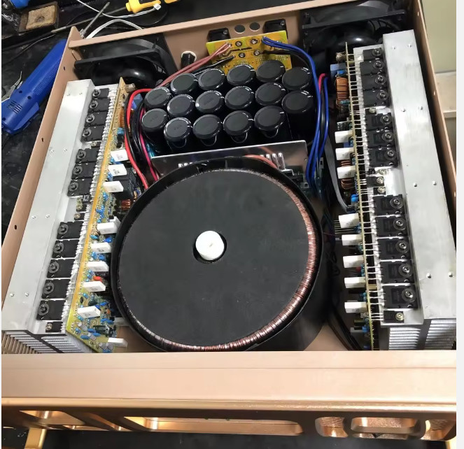 K5000 Stage Class TD Power Amplifier 2 Ohm 4500W Black / Silvery