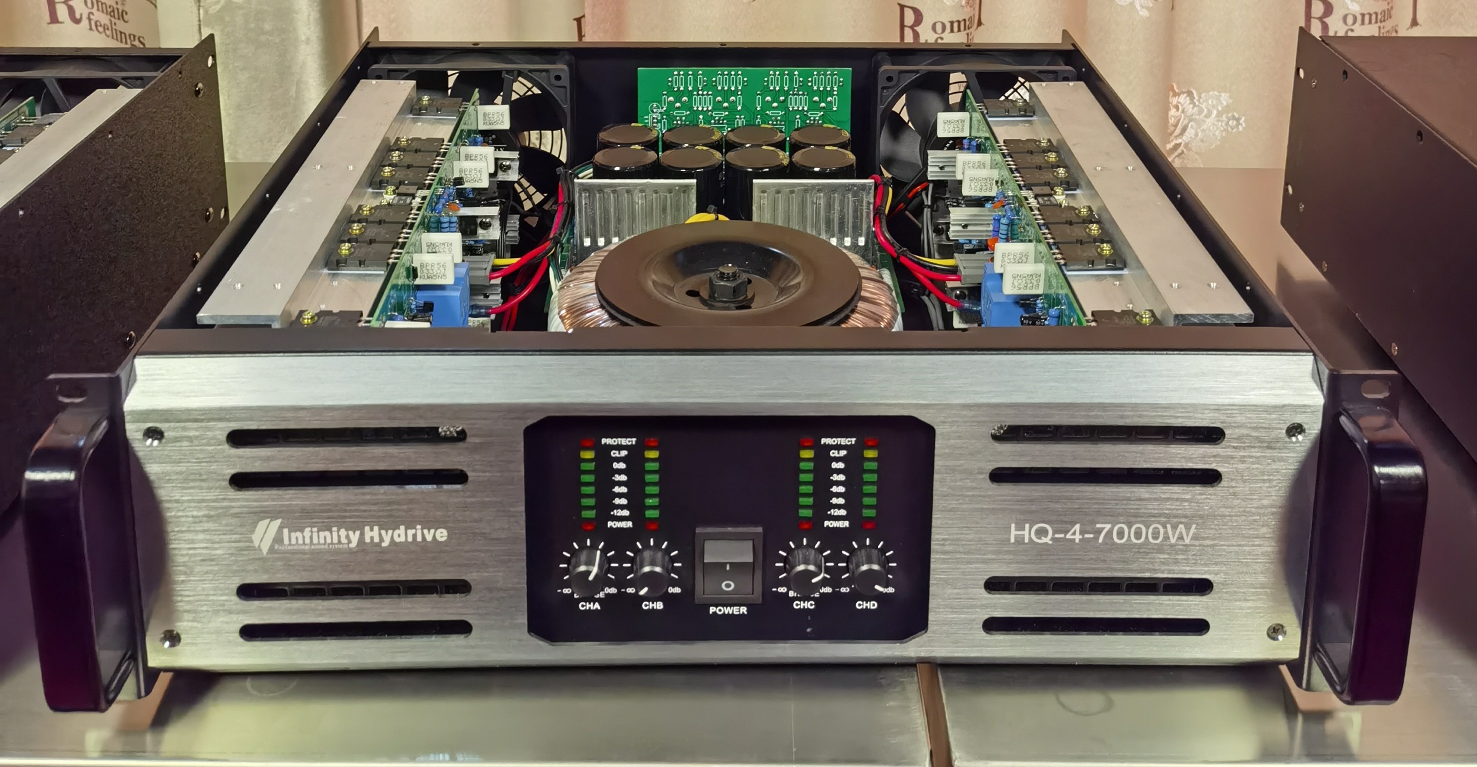4-Channel Rack-Mountable Amplifier With Speakon And XLR Connectivity